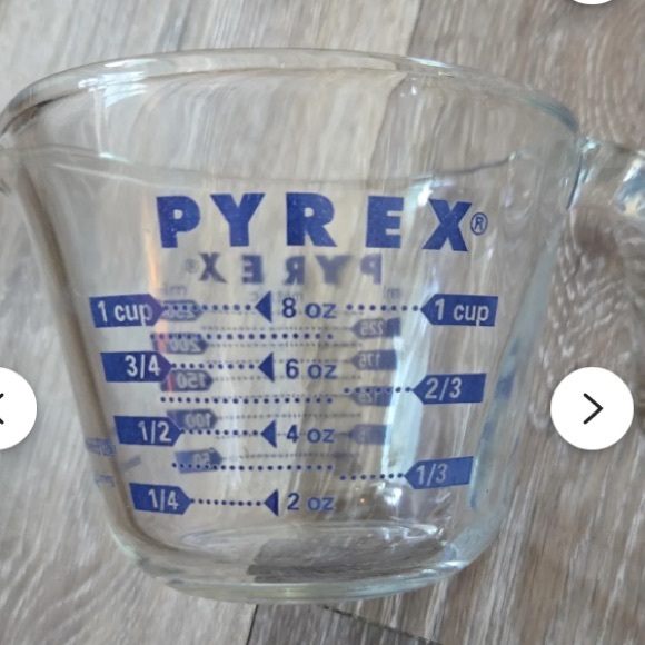 Pyrex | Kitchen | Pyrex Blue Markings 2 Cup Pyrex Measuring Cup W Spout ...